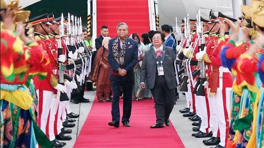 Indonesia rolls out red carpet for Bangladesh President