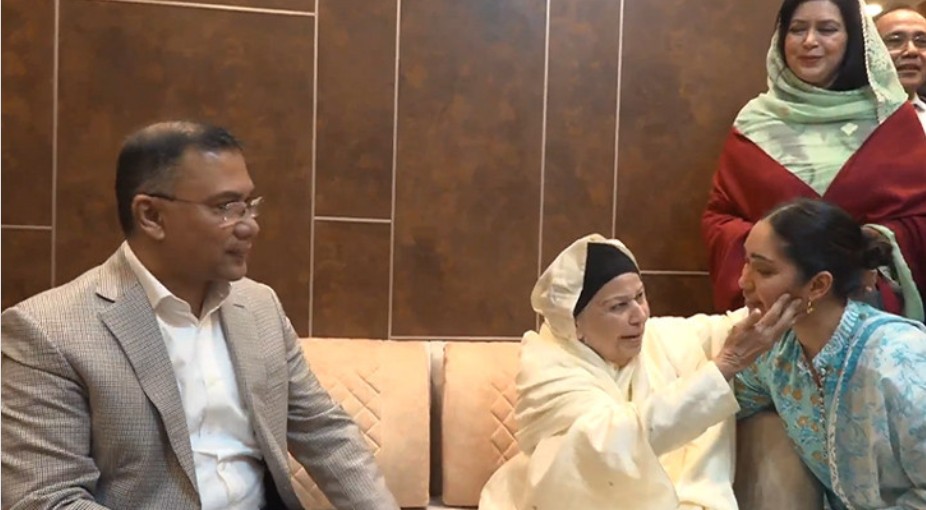 Tarique Rahman returns home after 17 years